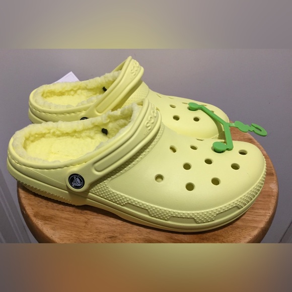 CROCS | Shoes | New Crocs Classic Fuzzy Lined Clog Unisex | Poshmark